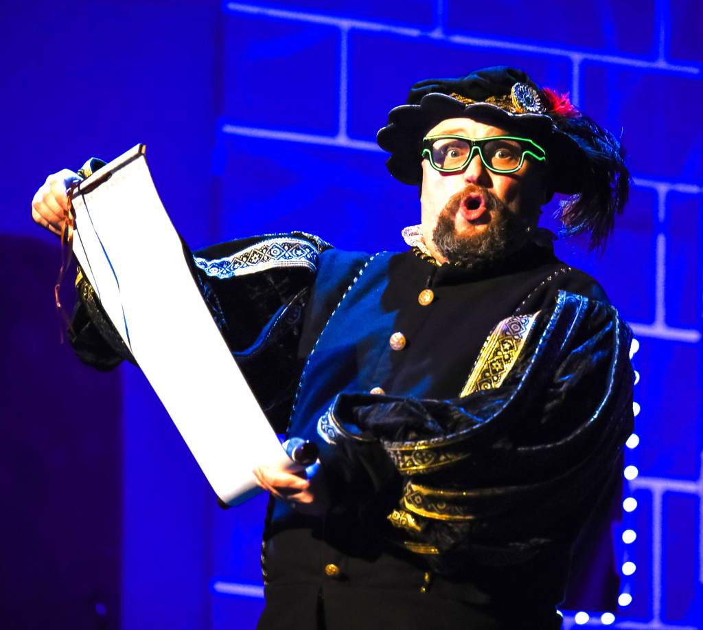 There’s a hole in the budget dear Rachel – Sheringham Little Theatre